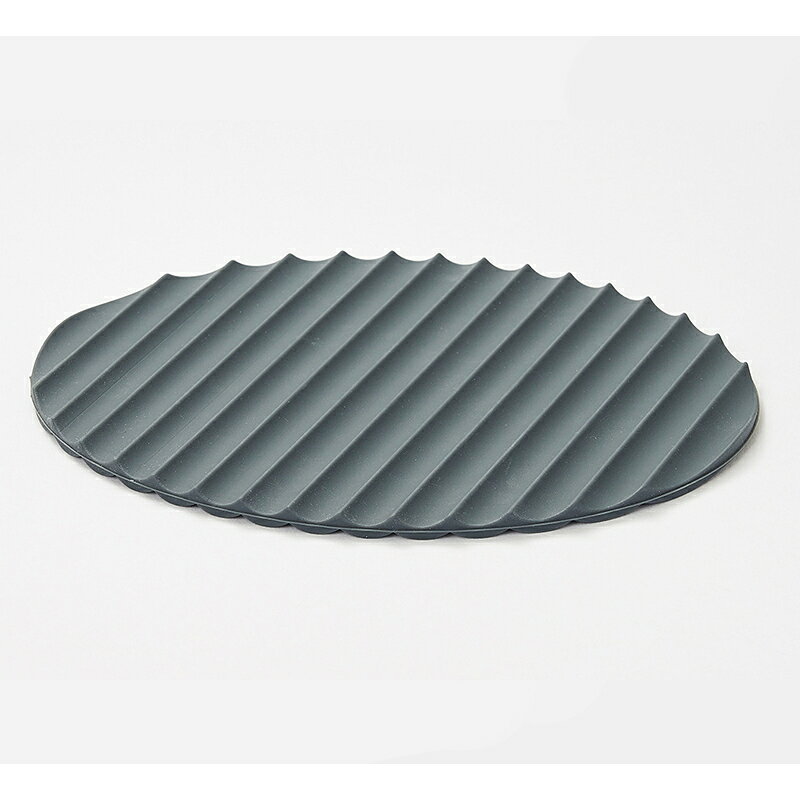 ＜ヨシカワ EAトCO ナミ シリコーンマット ダークグレー Nami silicone mat イイトコ AS0045＞ 鍋つかみに、鍋敷きに、手にも器にも優しいシリコーンゴム素材。 熱に強く、滑りにくいシリコーンゴム製なので、つかむ、敷...