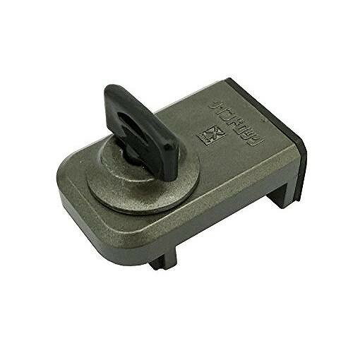 ●仕様 サイズ：幅37×奥行60×高さ43mm 材質：亜鉛ダイカスト、6ナイロン樹脂、天然ゴム 取付可能寸法：30から45mm 内容量：1個 サッシ窓にセット締め付けるだけ！ 上枠・下枠2ヶ所に取り付ければより安全です。 窓鍵との併用での補...