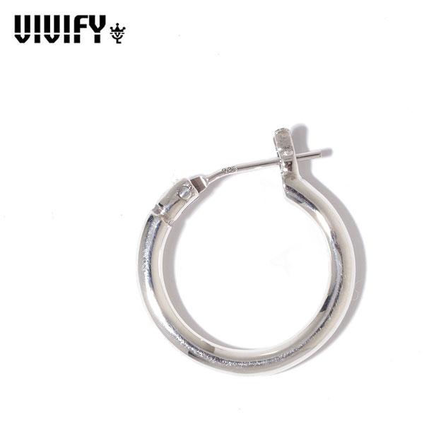 　商品説明 VIVIFY ビビファイ VIVIFYの代表的なフープピアスとヘビーフープピアスの中間が欲しい。 とリクエストが多く、2.5mmボディで制作したフープピアスです。 ノーマルでは細い、ヘビーでは重い、と思っていたこだわり派に選択肢...