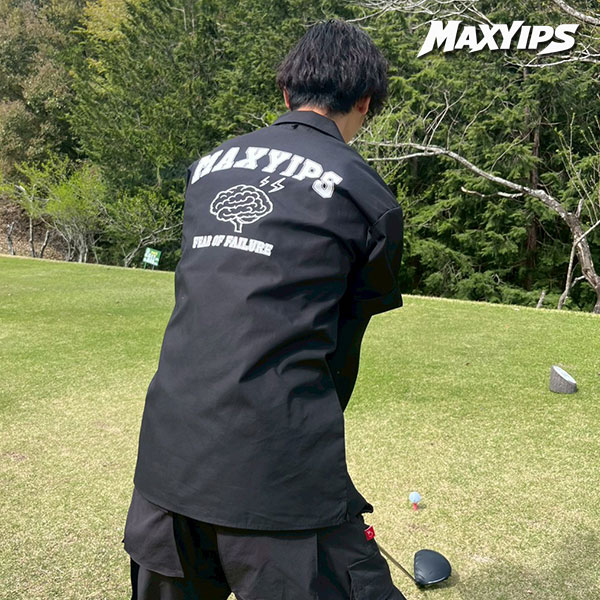 　商品説明 MAX YIPS マックスイップス ●商品説明 ARTIFオリジナルで展開するゴルフライン、 『MAX YIPS(マックスイップス)』 ハリ感のあるT/C素材を使用した、 半袖オープンカラーワークシャツ。 左胸のポケット上部には...