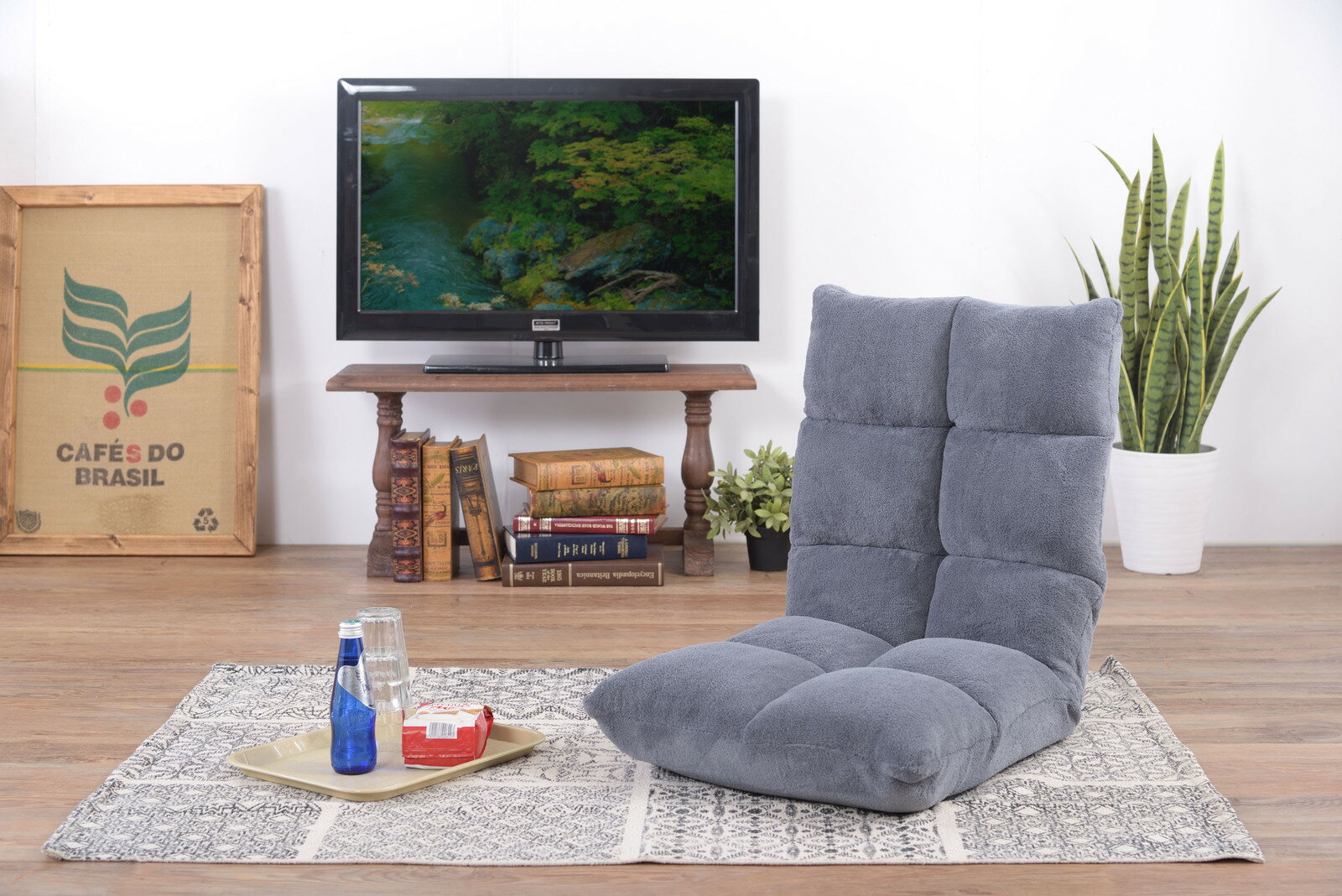 FKC-006GY東谷 もこもこリクライナー グレー 【 メーカー直送 】 ボリュームのある厚めの座面と背もたれで、ゆったりとしたすわり心地です。しっとりとした肌触りで、季節を問わずお使いいただけます。 【材質】ポリエステル【機能】14段階...