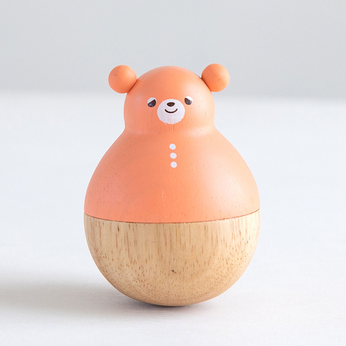 ●ゆらゆら癒しの「おきあがりこぼし」 おとぼけ顔でゆったり動く、可愛いおきあがりこぼし。ふっくらフォルムで不規則に揺れる動きや、心地よく響く音色に大人も癒されてしまいます。 ●予測できない動きに興味津々 おきあがりこぼしは失敗がないあそび。...