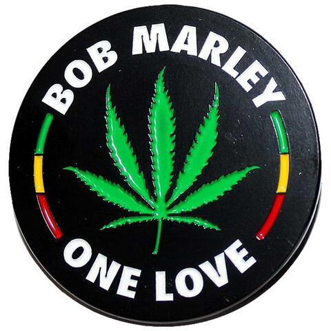 BOB MARLEYメタルピンバッジです 素材:亜鉛合金/ソフトエナメル 裏面2点留め 直径40mm