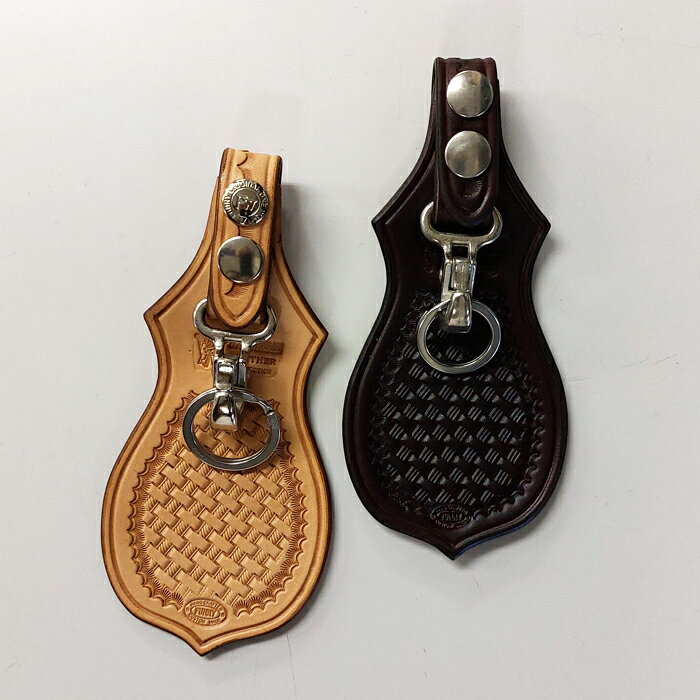 サイズ本体 / Size(W80xH170xD25mm)素材牛皮革【ツーリングレザー】特徴ベルトに様々なアイテムを装着しているアメリカの警察官、そのルックスもさる事ながら、どのアイテムも実用本位のアイテムばかりであります。 そんな魅力的なギ...