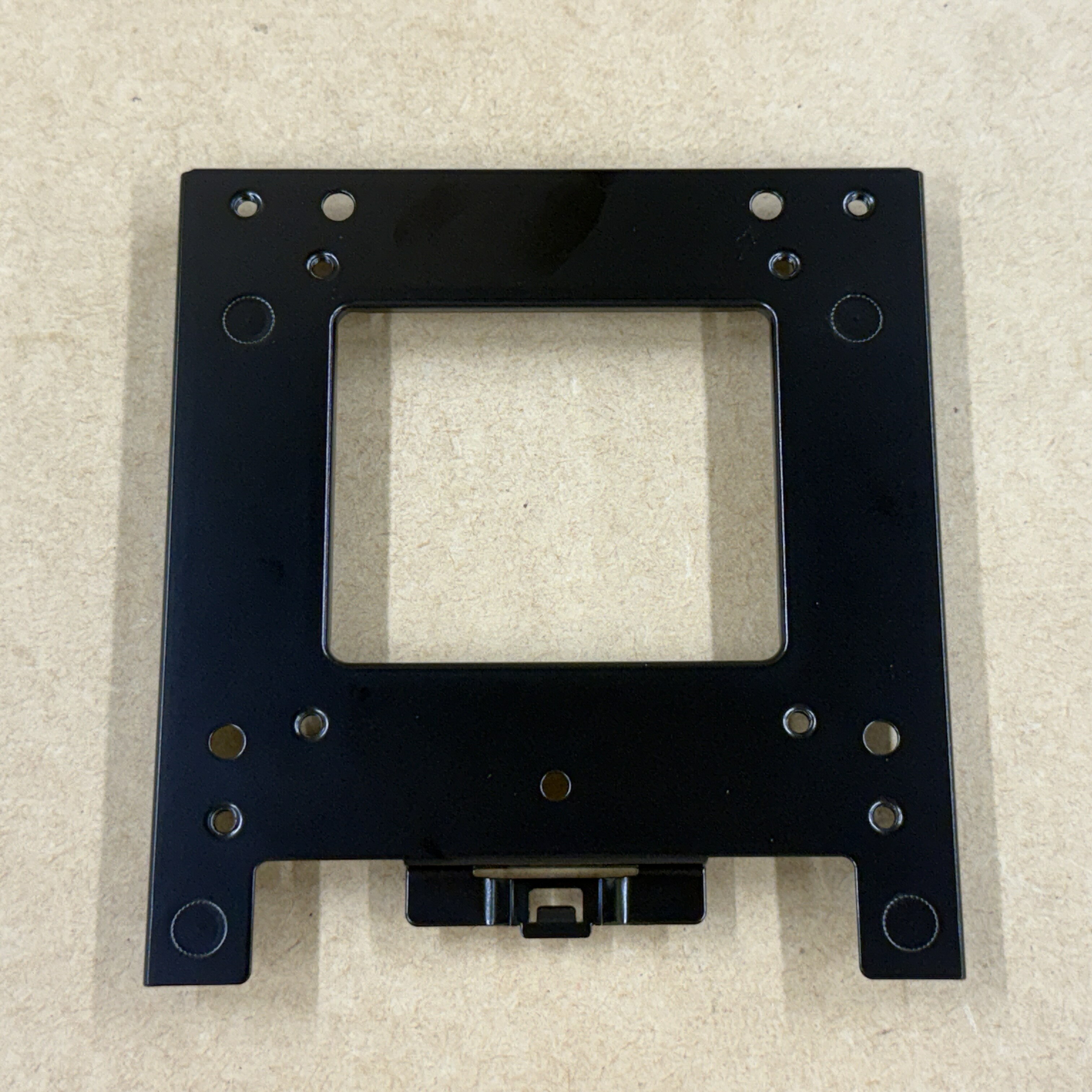 YAMAHA ACCESS POINT OPTION WLX212 / WLX222用 マウントパネル 壁掛け・天井据付用 取付金具（プレート） 未使用品 ｜ スピード発送 ｜ 1枚から複数枚のまとめ買いまで対応 完全な未使用品 傷や歪みの...