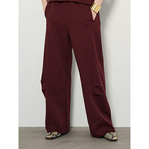 ニータックスウェットパンツ/KNEE TUCK SWEAT PT(Y253-31078-2) YENN/イエン スウェットライクな素材を使用したパンツ。YENNの大人気アイテムが新色を追加して再登場しました。 綿ポリエステルのほどよいカジュ...