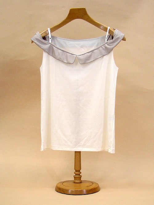 ■商品名キャミソール[ arco iris Driue ]￥7900 【素材＆製品仕様】 ■素材： トリアセート54% コットン46% 裏 ポリエステル100% ■カラー： オフホワイト、ブラック■サイズ サイズ フリー 肩幅 ×　cm バ...