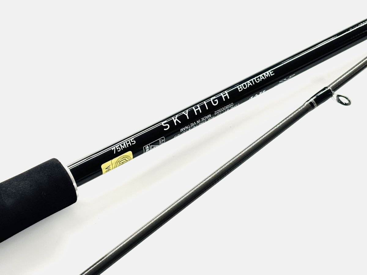 ■ 全長：2.26m ■ PE LINE：1.0〜2.0 ■ ルアー：10〜40g ■仕舞寸法：118cm ■ 継数：2 スピニングモデル ブリやサワラを意識したハイパワーモデル。ナブラに向かってメタルジグやブレード、ジャークベイト、トップ...