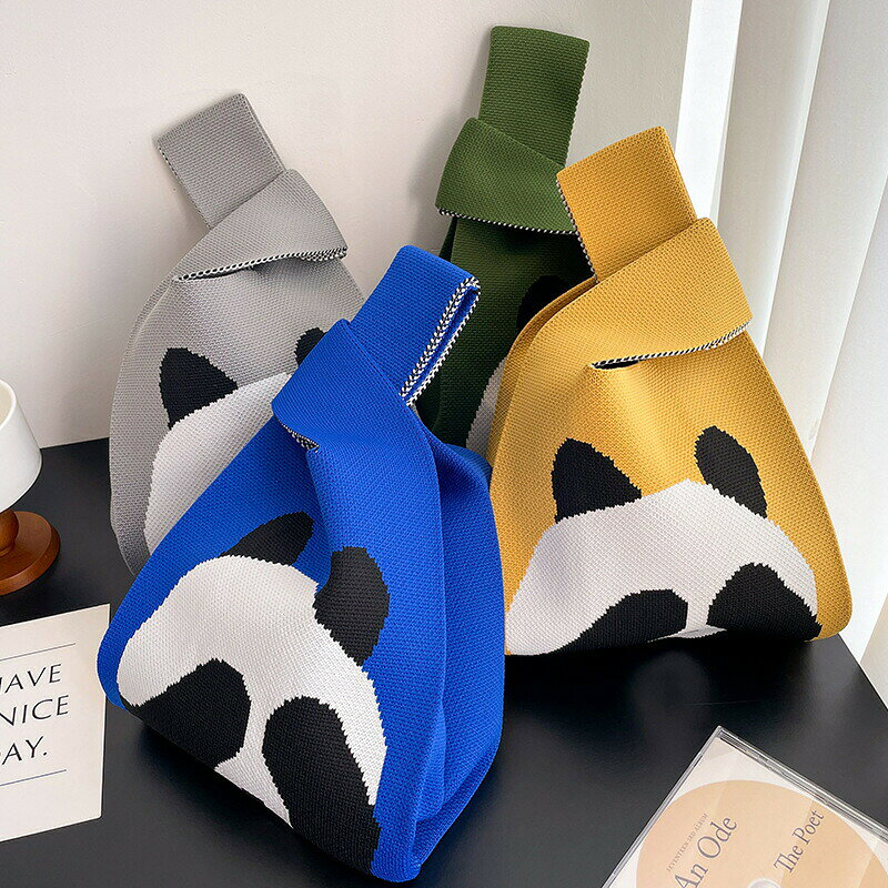 商品詳細 【商品詳細】 ◆素材：ポリエステル 重量：0.2kg 【サイズ】 35×20cm 【生産国】 中国 【商品説明】 厳選高品質な素材、見た目も触り心地も優れています。 レジ袋と同じ形で、スーパーやコンビニで買ったお惣菜やお弁当なども...