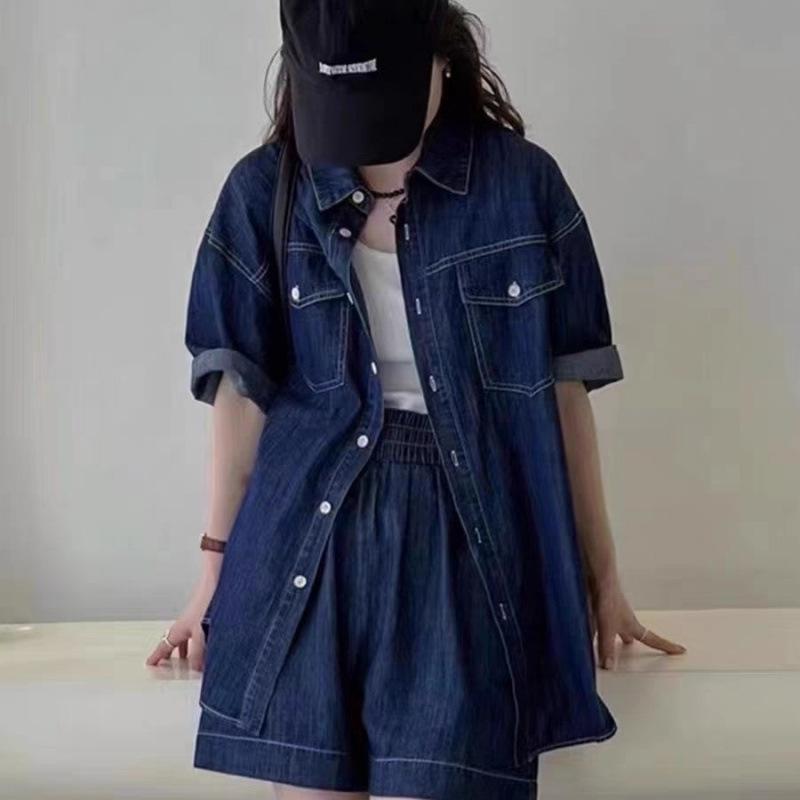 ・柄: 人物・パンツ丈: 5分丈・流行要素: 背中開き、加工、ボタン・加工: プリント・主な素材: デニム生地/コットン・主素材成分: コットン・カラー展開: ブルー・サイズ展開: S、M、L、XL・スタイル: 気質通勤、都市風・主素材成分...