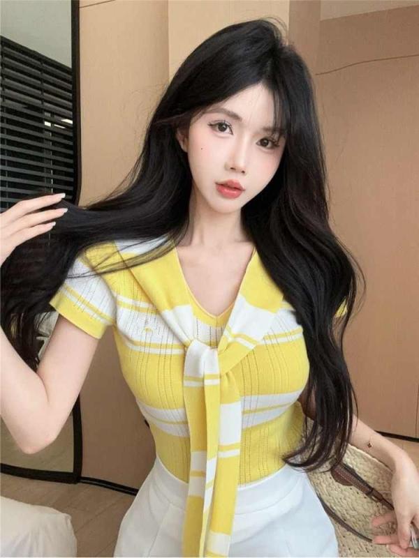 ・カテゴリ: 毛衣・主な素材: ポリエステル・柄: ストライプ/チェック・厚み: 中厚・スタイル: 甘辛風・デザイン: フェイクツーピース・首元: ネイビー襟・袖丈: 3分袖・袖型: 標準袖・着丈: 普通(50cm<着丈≤65cm)・...