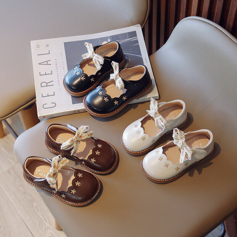 商品説明商品内容女の子シューズ素材PU生産国中国内寸サイズ22：13.8cm23：14.3cm24：14.8cm25：15.3cm26：16.2cm27：16.6cm28：16.9cm29：17.5cm30：18.2cm31：18.6cm※...