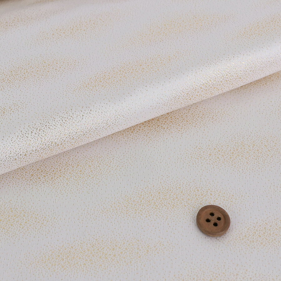 【商品画像について】お使いのモニタや環境により、実物と色が違って見えることがあります。ご了承ください。金襴生地(金らん) 干支向き 輝く霞(白に金)午年の手芸に仕様■約70cm幅 ■厚み約0.4mm商品詳細まばゆい金が霞のように広がる、気品...