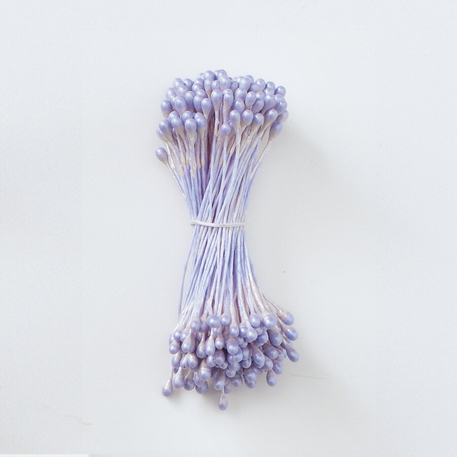 【商品画像について】お使いのモニタや環境により、実物と色が違って見えることがあります。ご了承ください。つまみ細工向きフラワーペップ・パールタイプ(藤紫)紗のかかったような艶感仕様■約130〜144本入（多少のバラつきあり、ご了承ください）商...