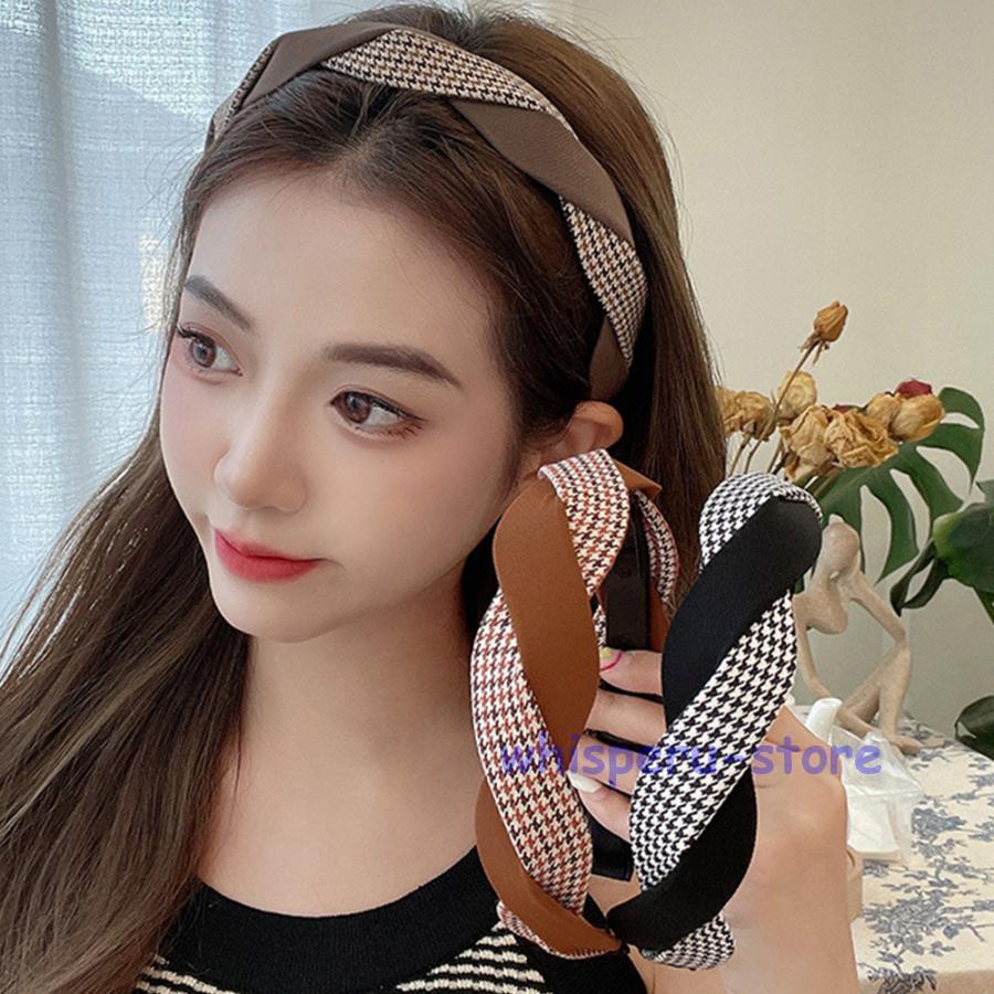 素材:ポリエステル+アクリル樹脂カラー：ブラック/キャメル/モカ本体幅：約3cm高さ：約17cm横幅：約14cm生産国：中国千鳥格子カチューシャ ねじり 幅広カチューシャ 洗顔 おしゃれヘアバンド レディース 痛くないカチューシャ 女性 誕...