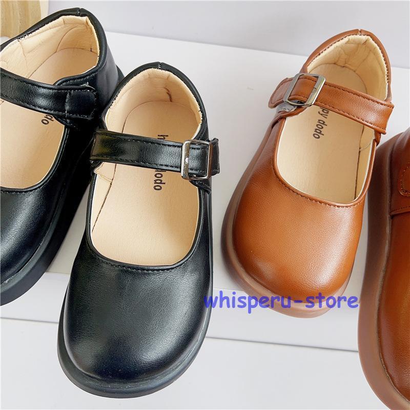 フェイクレザーのおしゃれな子供用バレエシューズ。ストラップにはフェイクパールがついてフェミニン?発表会や入学式など特別な日のおめかしコーデにも◎【カラーについて】生産ロットにより柄の出方や色の濃淡が異なる場合がございます。お使いのモニターや...