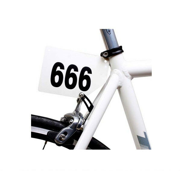 商品説明 ブレーキ台座に取付けることができるナンバープレート。プロチームや実業団チームによく見かけるタイプです。※取付例のブレーキ、フレームなどは含まれません。※仕様及び外観は、改良のために予告なく変更される場合がございます。予めメーカーサ...