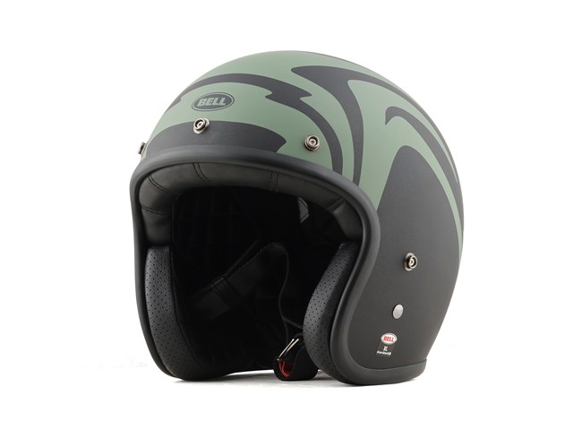 1954年にベルが初めて製造したヘルメットからインスピレーションを得たCustom500は、楕円形のデザインと薄型のフィット感で新たに改良され、 昔ながらのスタイルを保ちながら、小型な外観と快適性を実現しています。・内装は日本人向けのAsi...