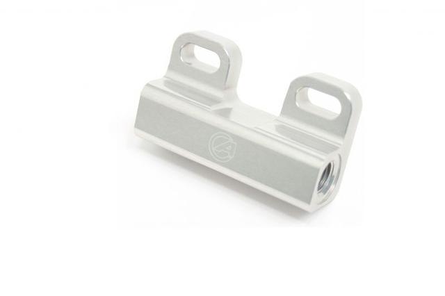 ACTIVE #3 2WAYセパレーター(幅60mm) シルバー 2WAYセパレーター #3 2WAYセパレーター(幅60mm) シルバー 主にカワサキ車やネイキッド車のブレーキホースの取り廻しに見られる、2WAYセパレーター。純正と同様に...