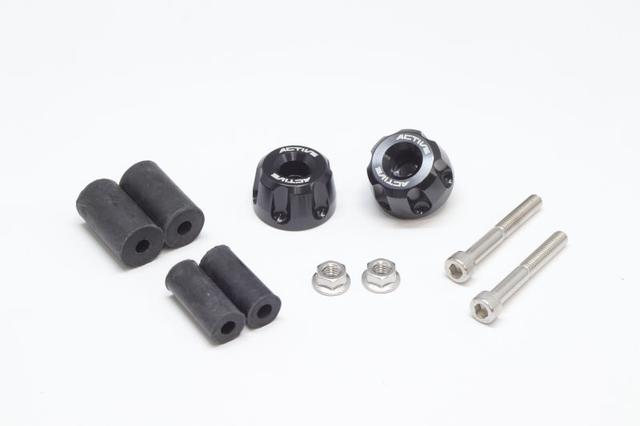 ACTIVE アルミバーエンド φ30-L18 リボルバー ブラック φ30-L18 リボルバー アルミバーエンド φ30-L18 リボルバー ブラック バーハンドルに交換する際の必須アイテム、アルミ削り出しバーエンド。あらゆるハンドルに対...