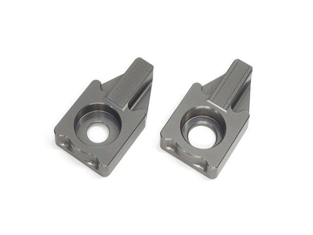 適合モデル : ZRX1200 DAEG 2009〜 2016,ZRX1200R 2001〜 2008,ZRX1200S 2001〜 2008商品説明簡単にチェーンの張りが調節できる目盛り付きアジャスター。5色のカラーバリエーションを揃えま...