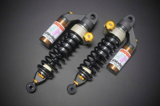 RS-γリヤーサスペンション(油圧イニシャルアジャスター）10mm LONG ±5mm適合車種YAMAHA : SR400('78-'21) SR500('78-'00) 在庫状況について当店では複数店舗で同時販売を行っているため、ご注文い...