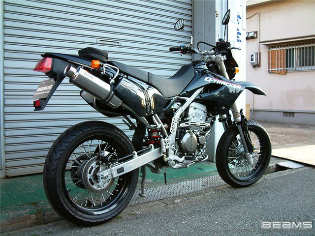 SS300 ソニック アップタイプ フルエキゾースト対応車種 : D-tracker車両型式 : KLX250BA-LX250E品番 : B403-07-003JANコード : 4582285324669重量 : -音量 : 83db83d...