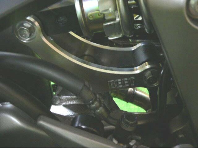 ※画像はイメージとなります。別なカラーを参考に掲載している場合があります。`10 Z1000 / ‘11〜 Ninja1000 ローダウン リンクロッドKITリア側の車高を下げる事により、足つき性を良くするローダウン リンクロッドを発売いた...