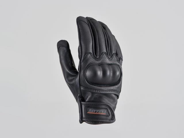 メーカー品番 : 76368手の甲側にナックルガードを配置し、転倒時のプロテクション効果を高めます。ナックルガードは3つ山タイプのフローティング仕様。レバー操作やグリップ操作時の圧迫感を軽減します。・素材：やぎ革・プロテクター：ハードタイプ...