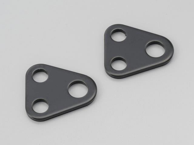 アンダーブラケットにフロントウインカーを取付可能。・ウインカー取付穴径：10mm　・2枚入り　・スチール製ブラック仕上げ・ウインカー＆ウインカーステー（取付部M10）は別売り。※タイトルに在庫有り記載以外の商品は取り寄せとなります。※メーカ...