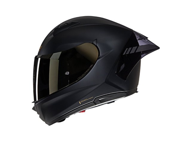 大型リアスポイラーを標準装備した、スポーツタイプヘルメット。大型リアスポイラーを装備することで、よりスポーティなセグメントのヘルメットに。スポーティなデザイン、カラー、グラフィックは個性を求めるユーザーにぴったりです。広視界、優れたベンチレ...