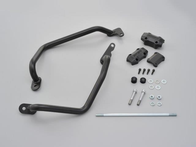 ボルトオン装着可能なΦ25.4スチールパイプ製の強固なエンジンガードは、アメリカンのハンドルと同径なのでアクションカメラなどハンドルにクランプする用品の装着も可能。立ちゴケ等の軽度な転倒に対し、エンジンやカウルのダメージを軽減します。付属の...