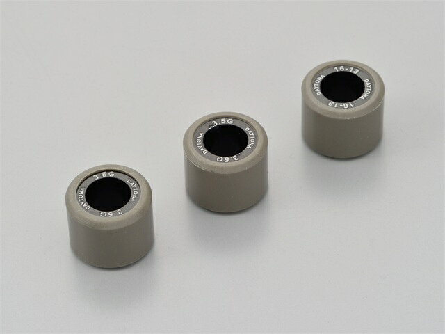 ◆ 参考適合車種 ■DIO/チェスタ〈AF62/68〉　■TODAY/F〈AF61/67〉　■ライブDIO-ZX（ALL） など プーリーへの組付方向指定が無い一体成型タイプのウエイトローラー（海外生産品）。インナーメタル部の片面に商品サイ...