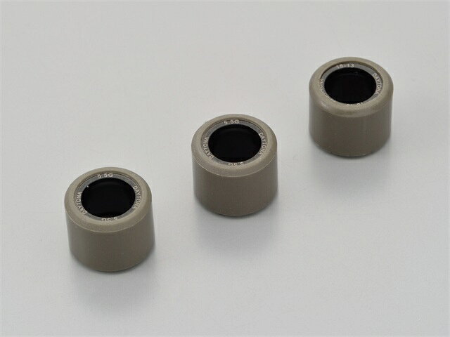 ◆ 参考適合車種 ■DIO/チェスタ〈AF62/68〉　■TODAY/F〈AF61/67〉　■ライブDIO-ZX（ALL） など プーリーへの組付方向指定が無い一体成型タイプのウエイトローラー（海外生産品）。インナーメタル部の片面に商品サイ...