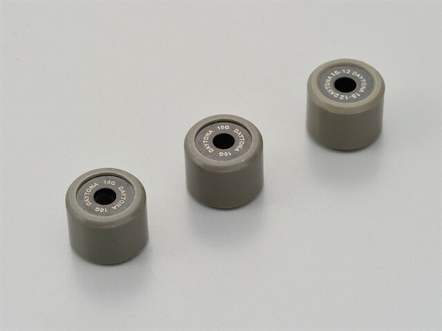 ◆ 参考適合車種 ■JOG/デラックス/ZR（FI）〈SA36J/39J〉　■Vino/モルフェ〈5ST/13P/37B〉 ■スーパーJOG ZR（ALL） など プーリーへの組付方向指定が無い一体成型タイプのウエイトローラー（海外生産品）...