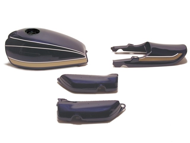 Z1 ペイント済みタンクセット 青玉虫 Z1 1973年型の内プレスタンクを忠実に再現し、新開発のエアープレーン構造の内プレスタンクです。 エンブレム取り付けは、ショートピッチとスタンダードピッチの両方を使用できるように製作しました。 Z1...