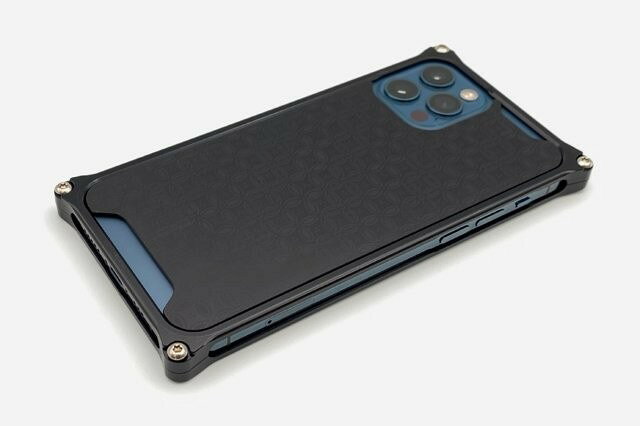 メーカー名：ギルドデザインメーカー品番：43244伊勢型紙の老舗メーカー「(株)オコシ型紙商店」とコラボレーションしたジュラルミン削り出しケース「OKOSHI-KATAGAMI for iPhone12/12Pro」。【七宝　Shippou...