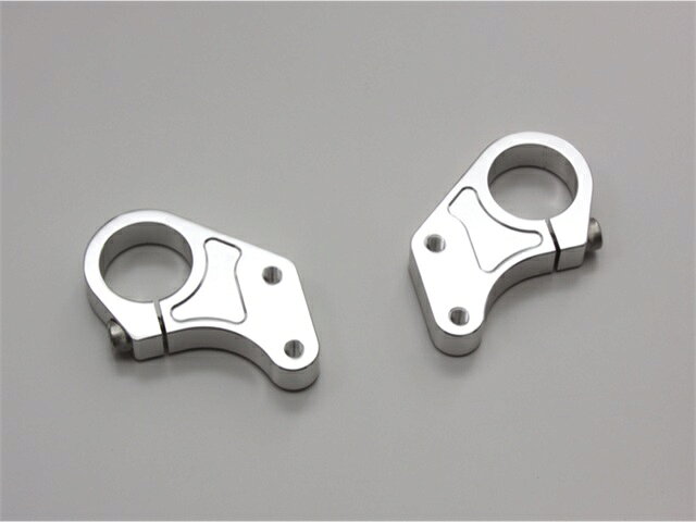 メーカー名 : HARRICANE ハリケーンメーカー品番 : HB0628A-01JANコード : 4936887650303商品名 : アンダーブラケット主な適合車種 : φ35フォークカラー : シルバーアルマイト※詳しくはメーカーホ...