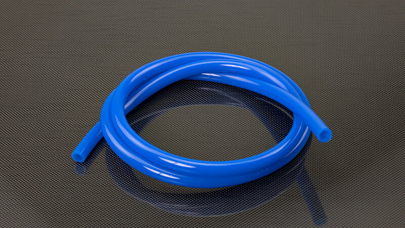 カラ-バリエ-ション豊富なPVC製のカラ-ホ-スです。ガソリンへのご使用は可能ですが耐熱、耐候性に優れない為短期間で硬化いたします。こまめな交換が必要です。【サイズ】φ6xφ8x1m【材質】PVC【色】ブル-商品によっては [PDF] 図面...