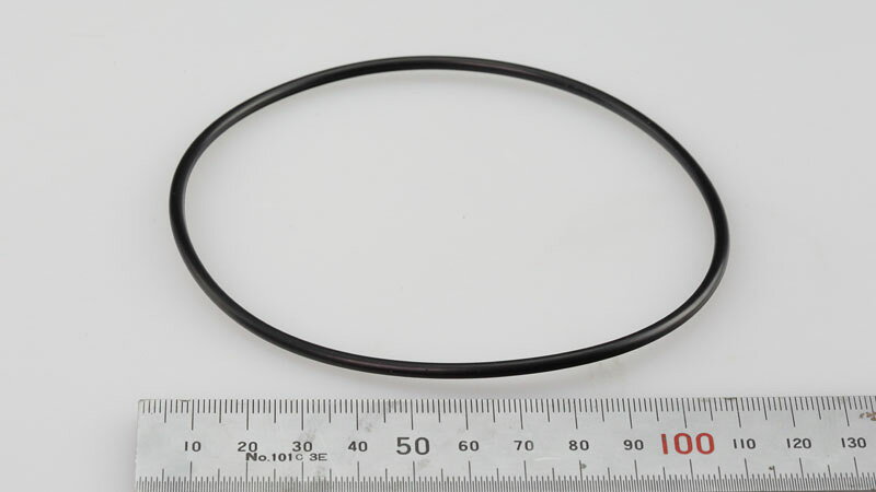 【適合メ-カ-】カワサキ【対応純正品番】670B2022【使用箇所】フィルタ-カバ-【サイズ】内径：φ105 線径：φ3.1【入数】1個【代表適合車種】750：Z750RS Z2/A/B（73-75）・Z750FOUR A4-5/D1-2（...