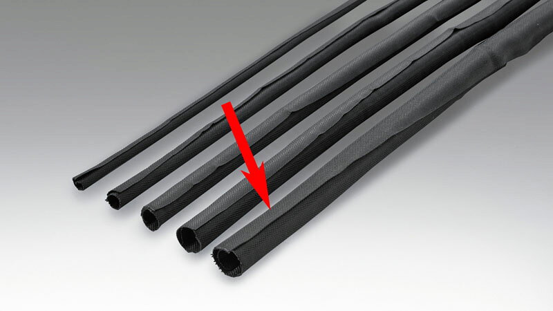 【使用温度範囲】-50℃〜125℃（難燃タイプ）【内径】φ19【開口時布幅】95mm【全長】1m【特徴】難燃性・耐UV性に優れ、摩耗に強い、配線・ホ-ス・ワイヤ-保護材。ポリエステルの繊維とPET繊維で作られたスリ-ブ付きチュ-ブです。柔軟...