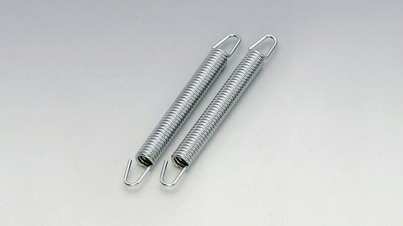 【サイズ】自由長：85mm 使用時最大長：150mm 線径：1.4mm コイル外径：8mm 有効巻き数：41【商品内容】スプリング2本【材質】スチ-ル製【仕上げ】クロ-ムメッキ商品によっては [PDF] 図面や [YouTube] 動画等が...