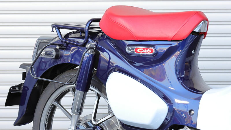 サイドバッグ装着時に、ホイ-ルへの巻き込みリスク軽減に効果的なバッグサポ-ト。車種専用設計により、バランスの取れた装着状態を実現しております。【適合】ス-パ-カブC125(18Y-)【セット内容】左右SET【材質】スチ-ル【仕上げ】ブラック...
