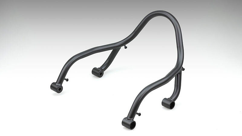 パッセンジャ-のグリップポイントとしてだけではなく、荷物の積載補助として有効なタンデムグリップです。ラウンドパイプの造形とマットブラックフィニッシュにより車体とのバランスを保ち、自然な装着感を手に入れる事ができます。※サドルバッグサポ-トと...