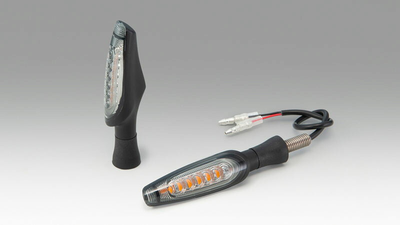 流れるように光る！！LEDシ-ケンシャルウインカ-ランプ配列されたLEDが連続して流れるように光ることで注目度があがることは勿論、視認性の向上により安全性を高めることができる汎用のウインカ-です。Eマ-ク取得済（50R)なので車検にも対応し...