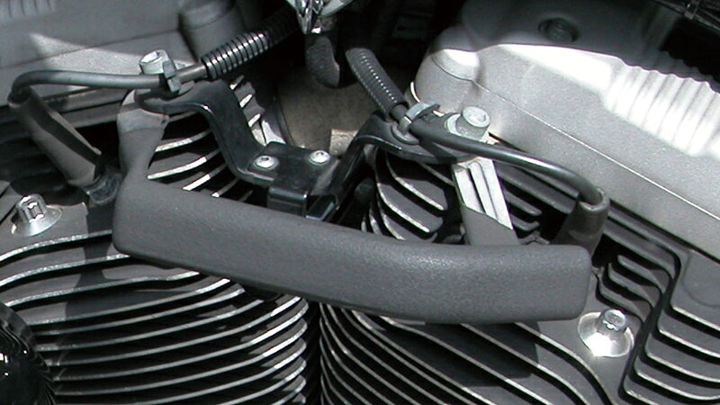 XR1200を除くスポ-ツスタ-モデル(86-20y)専用のニ-グリップバ-です。【備考】クロ-ムメッキベ-ス コ-ティング付 左側のみ商品によっては [PDF] 図面や [YouTube] 動画等がある場合があります。必ずメ-カ-公式サイ...