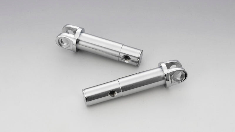 XL1200X(フォ-ティ-エイト)等の一部車種はステップホルダ-形状が特殊であることから、汎用カスタムステップを装着することが出来ません。本製品は汎用カスタムステップを装着する為の純正交換タイプのステップホルダ-です。ステップ（フ-トペグ...