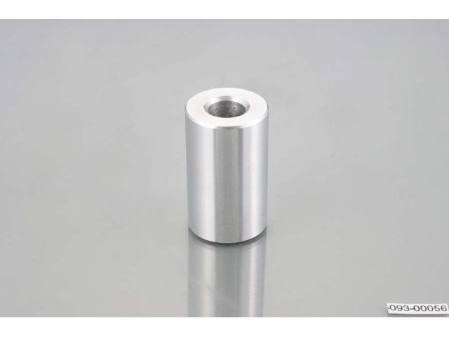 ※画像はイメージの場合がございます。※必ずメーカーホームページをご確認ください。φ8 （シルバー） / 18×30×8.2 /1ヶ商品説明●面取りを施した汎用性の高いスペーサーカラーです。●アルミ材A2017（17S）製サイズ：φ8.2/1...