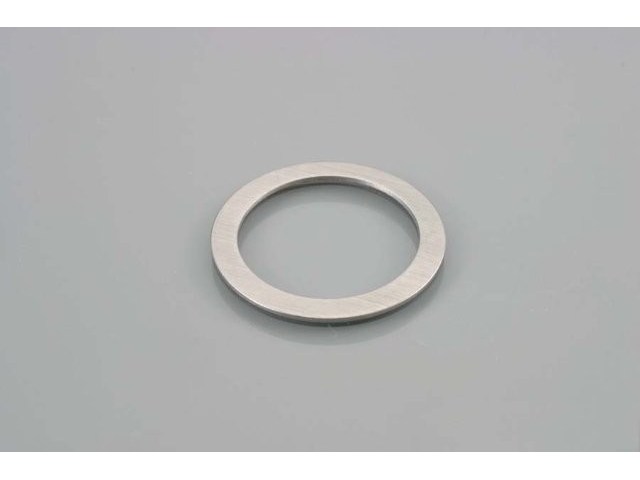 ※画像はイメージの場合がございます。※必ずメーカーホームページをご確認ください。φ16/21×0.5（ヤマハtype1）/1ヶ商品説明●プーリーボス調整用シム。●ステンレス製サイズ：16×21×0.5材質[素材]：ステンレス内容量[数量]：...