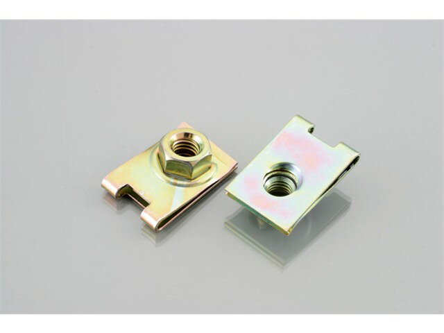 ※画像はイメージの場合がございます。※必ずメーカーホームページをご確認ください。M6/P1.0用/2ヶ商品説明●スチール製クロメート●適合板厚：0.8-1.6mm※実際の商品とは色合いが異なる場合があります。ご了承下さい。カラー：クロメート...